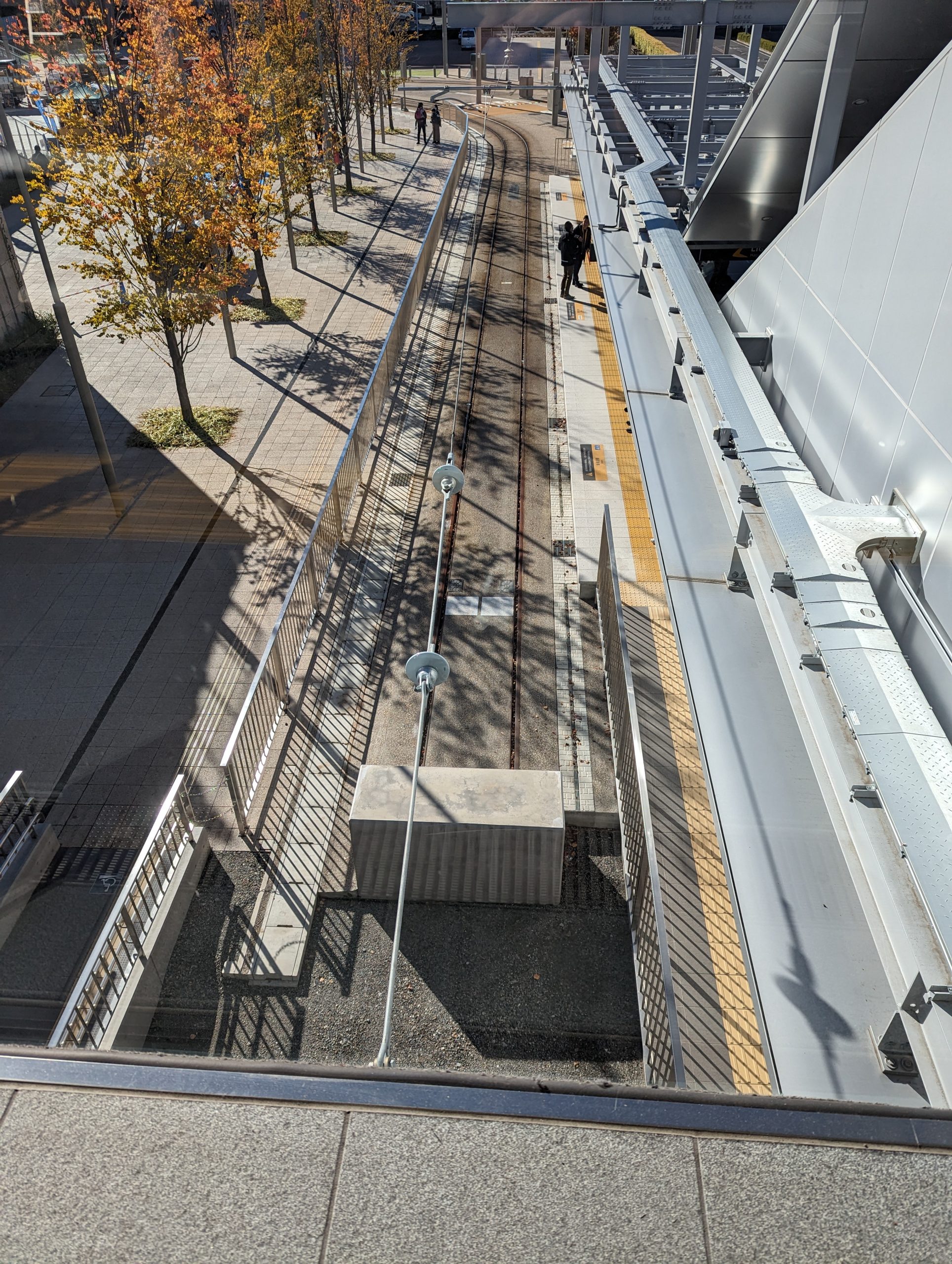 宇都宮LRTに乗車して感じたデザイン面で良い点 - MIDナレッジ・ワークショップ